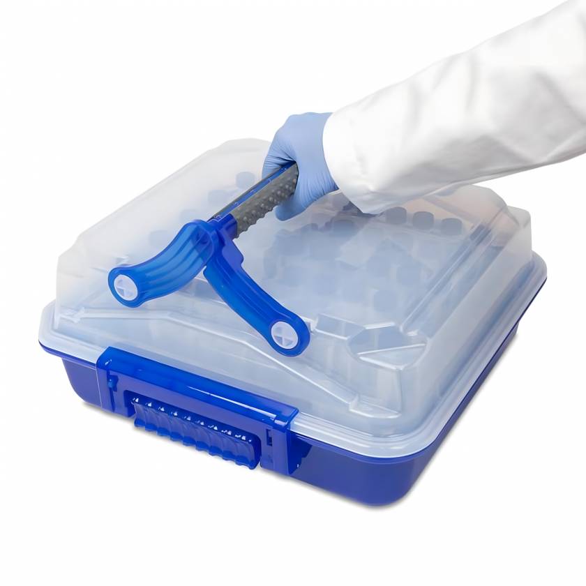 Heathrow DuraPorter® XL High-Capacity Sample Transport Tote